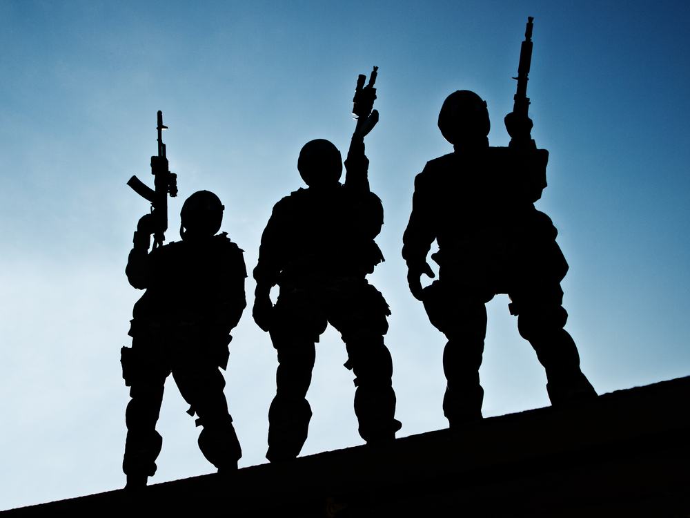 Navy SEAL vs Green Beret